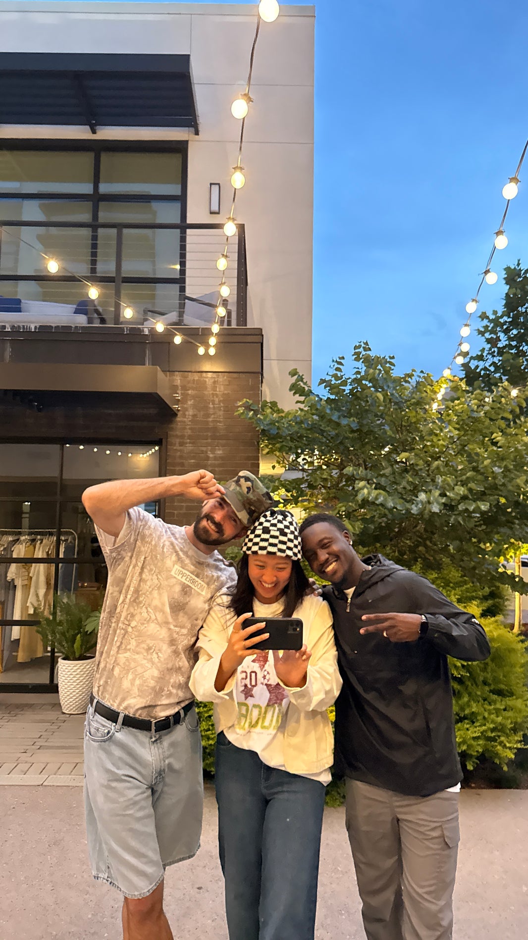 1350 – UPPERROOM STORE